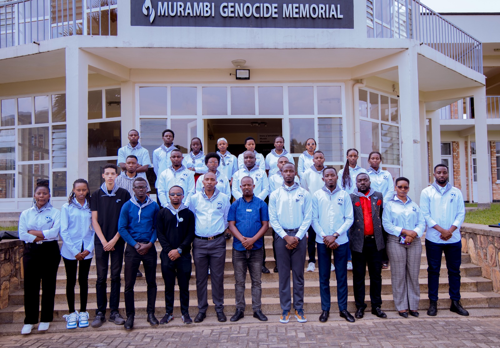 Bamwe mu bagize umuryango mugari wa ICK basuye urwibutso rwa Jenoside ...